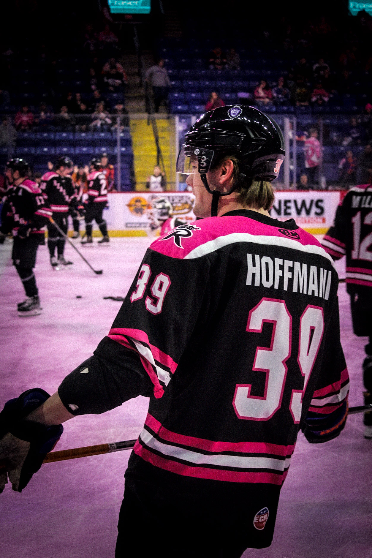 Pink in the Rink Photo Gallery - FLYERS NITTY GRITTY