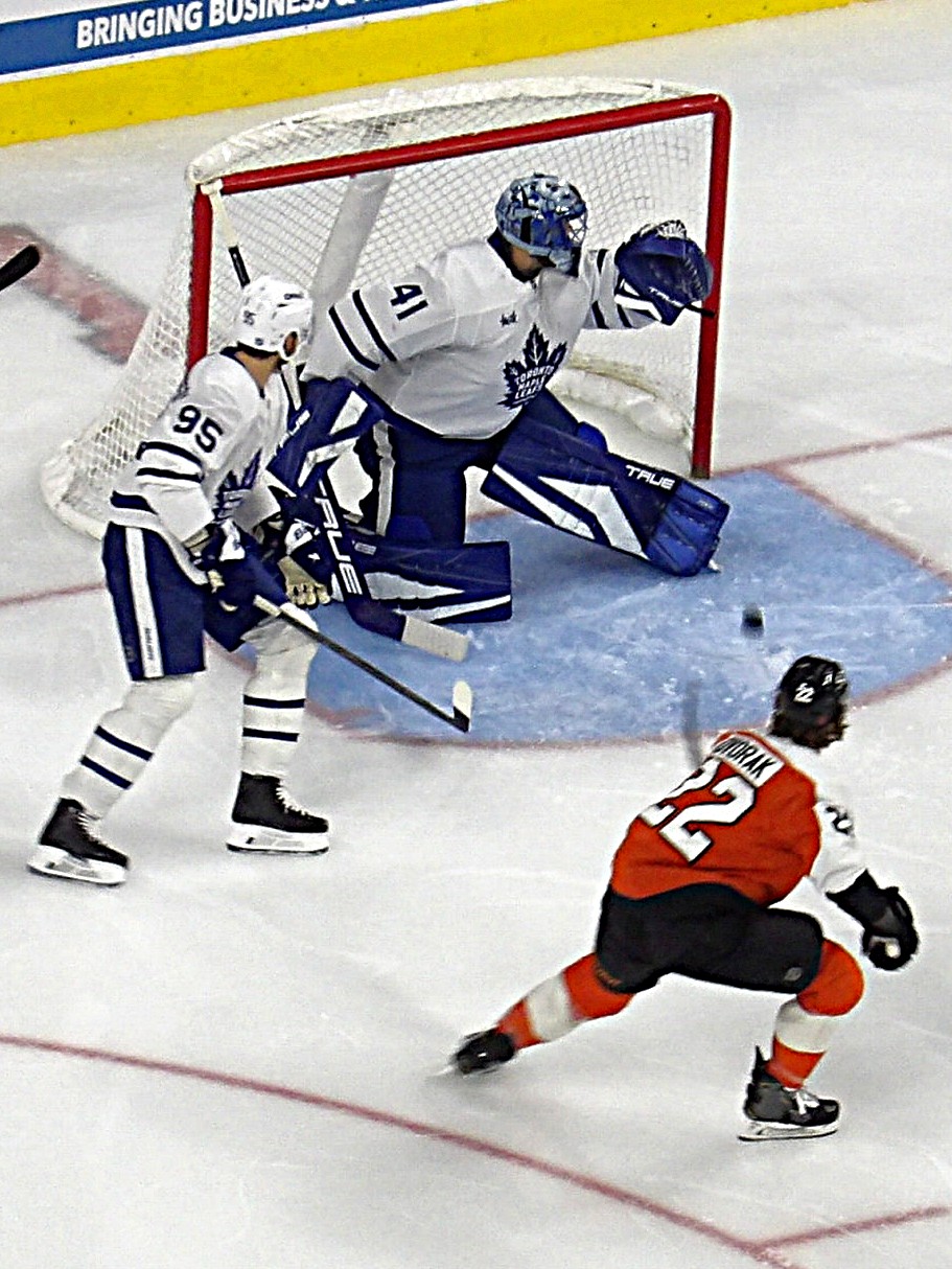 Game Breakdown: Flyers three-game winning streak ends with loss to ...